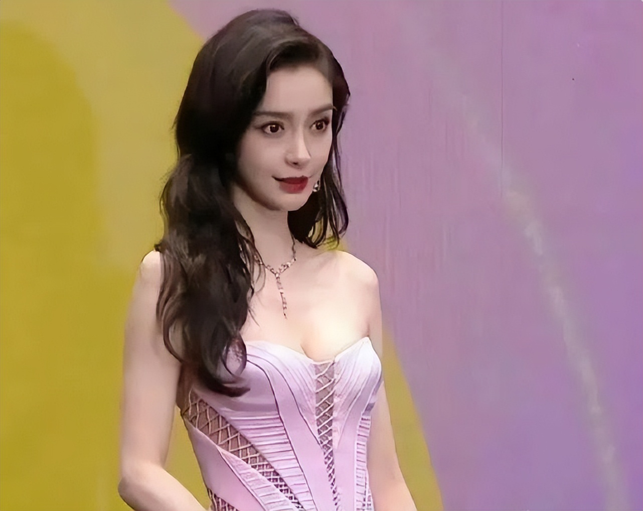 Meet ex-husband girlfriend detour? Yang Mi and Li Xiaofeng's "Undercurrent Surging" - iNEWS