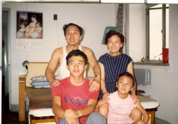 Liu Chuanzhi's wife, Gong Guoxing, whom reporters can't recognize - iNEWS