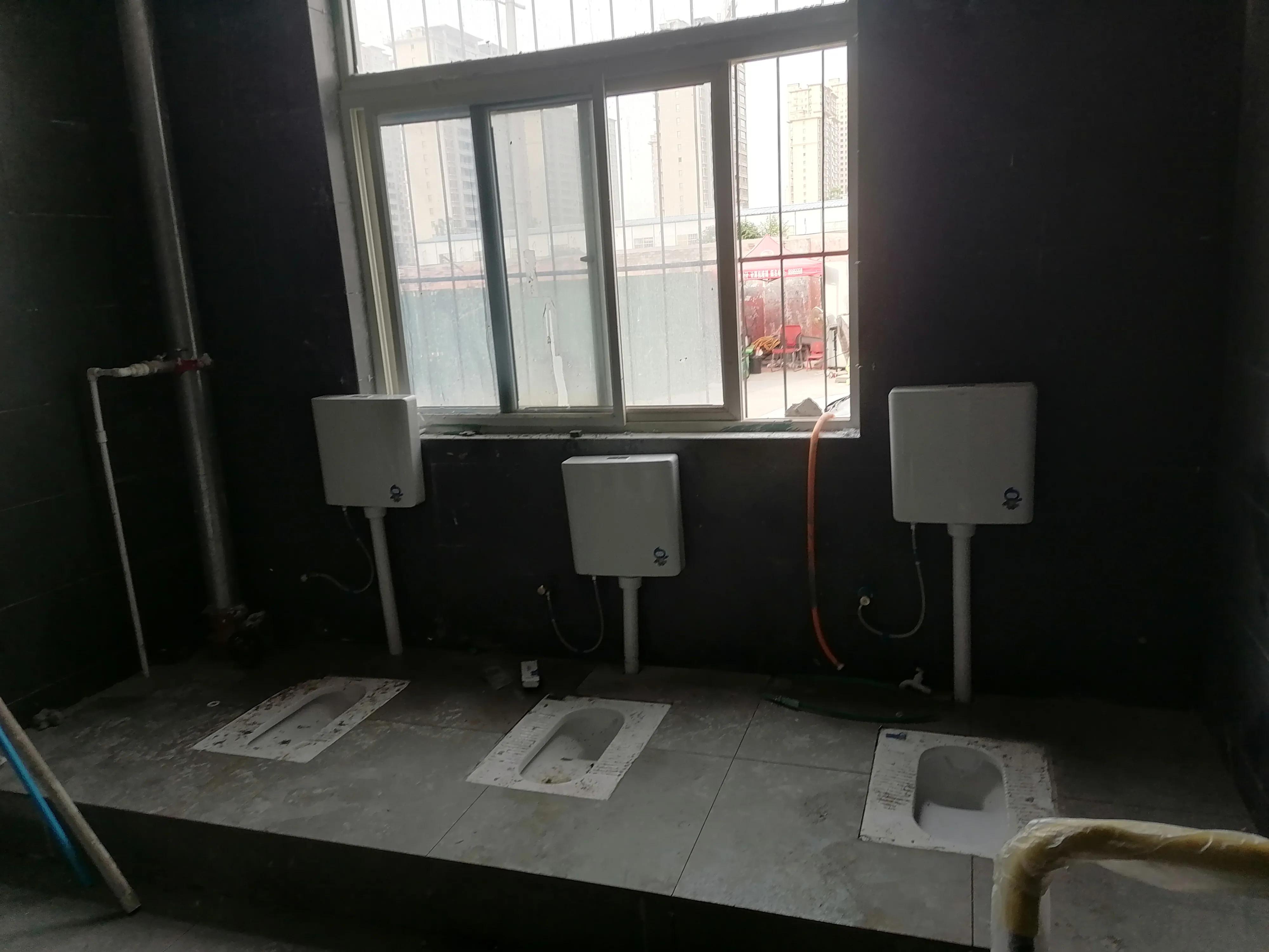 Diagram of the installation of a simple squat toilet - iNEWS