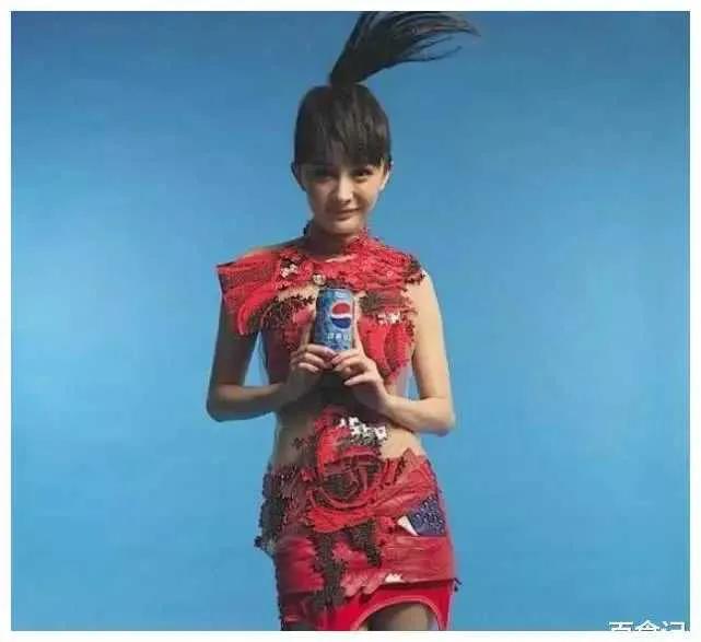 In the Pepsi commercial 10 years ago, the protagonists were out of ...