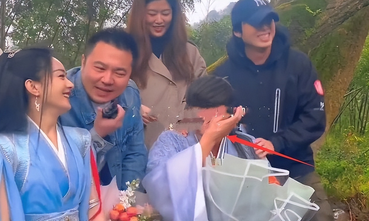 "Xing with the Phoenix" was officially completed, Lin Gengxin was so ...