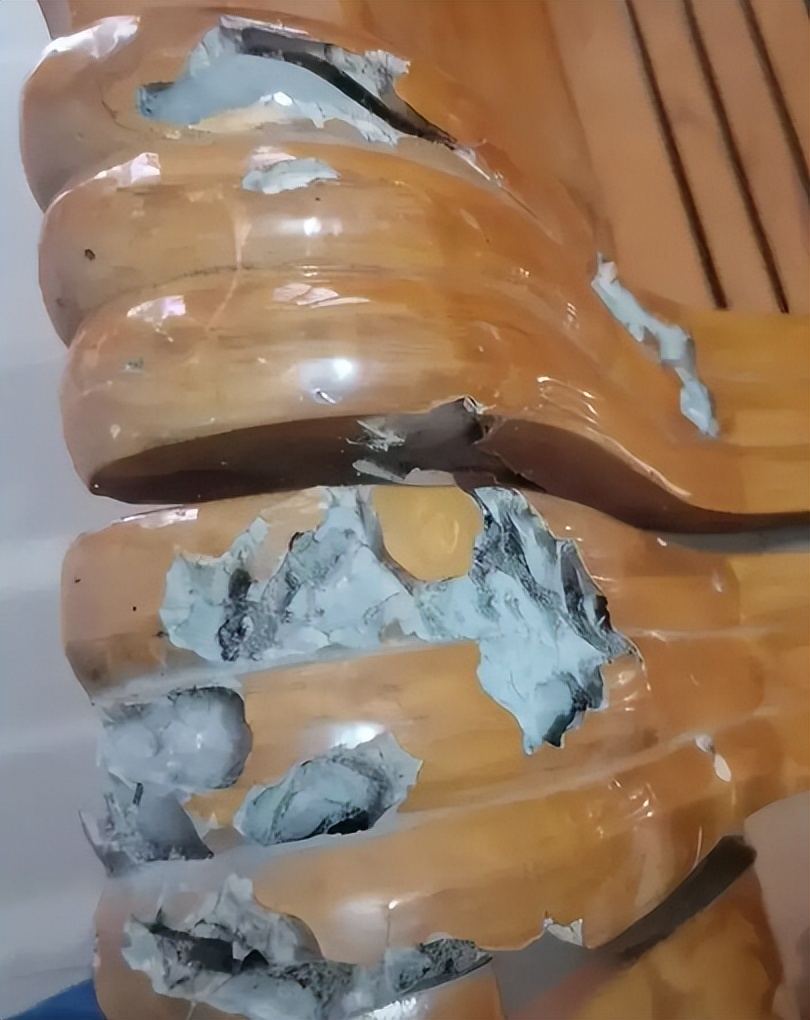 Is your sofa made of cement?Solid wood sofa becomes "cement sofa" - iNEWS