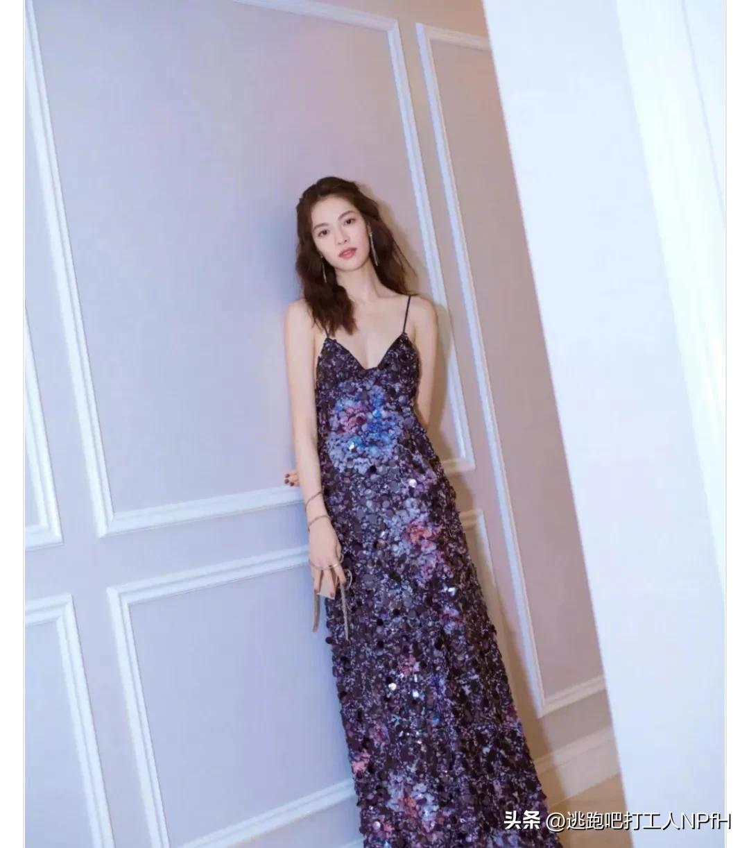 Slim figure actress red suspender skirt deduces stunning Hong Kong ...