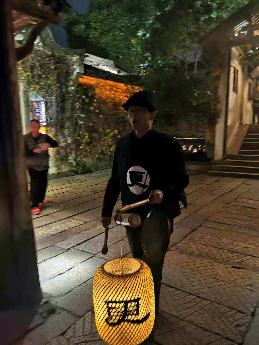 Explore the status of watchmen in ancient society, the evolution of the ...