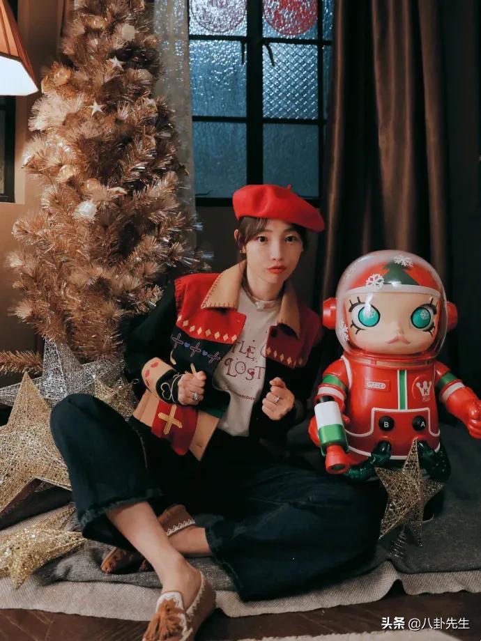 Actress Qi Suns Christmas Photo: Qin Lanxiu Slender Waist, Song Zuer is ...