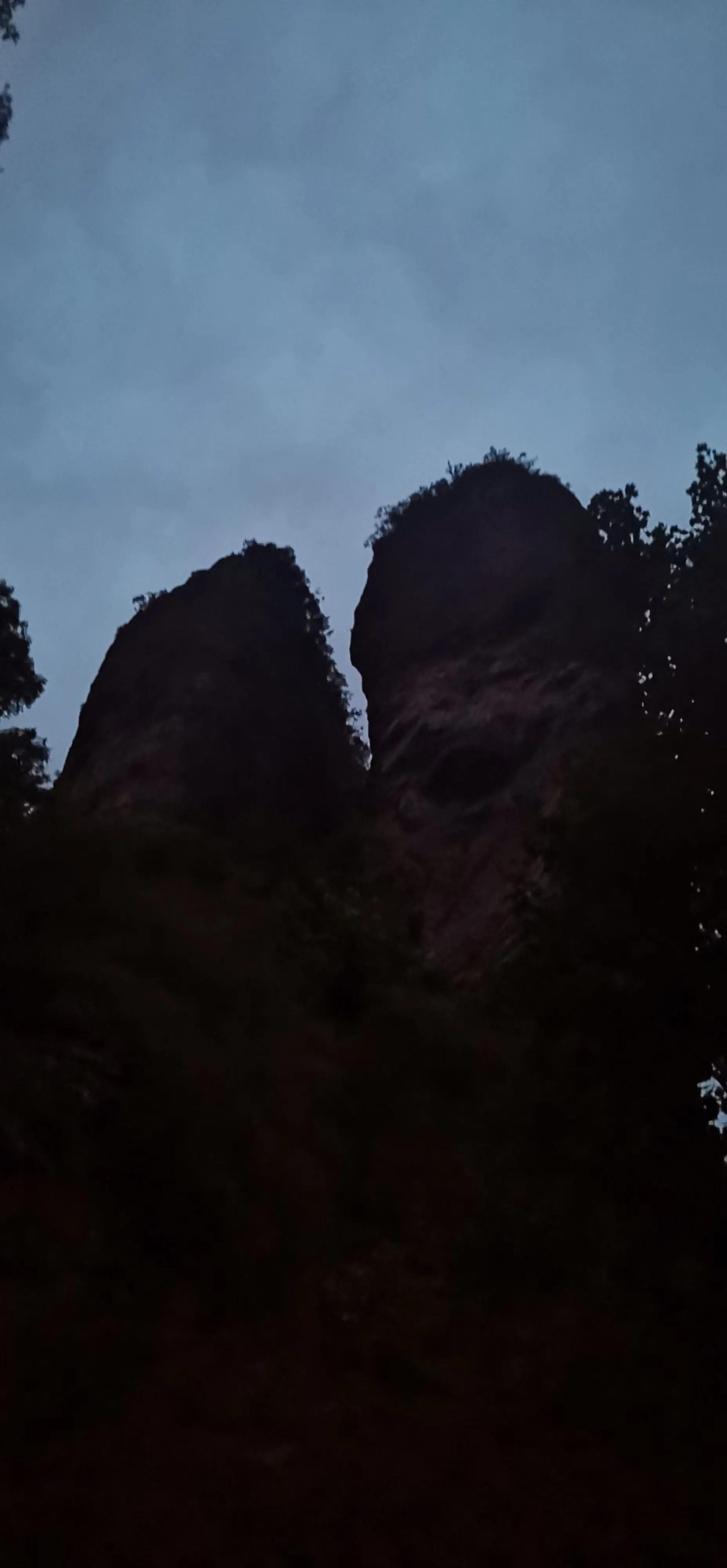 Yandang Mountain Yandang Sanji Lingfeng Night View - iNEWS