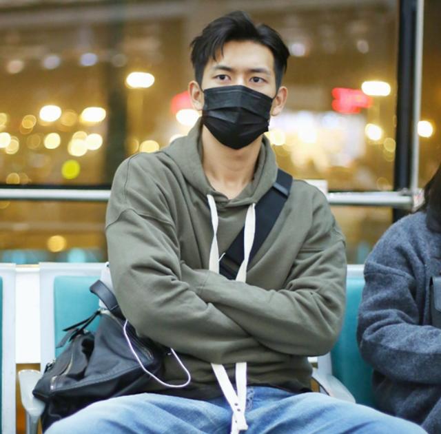 Li Xian went to Dali to travel, and he was not afraid to be embarrassed ...