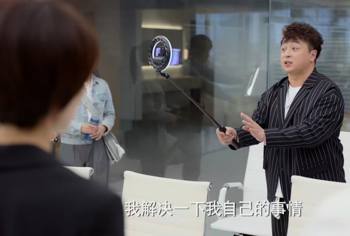 When "Celebrating More Than Years" traveled to "War of the Roses": Fan ...