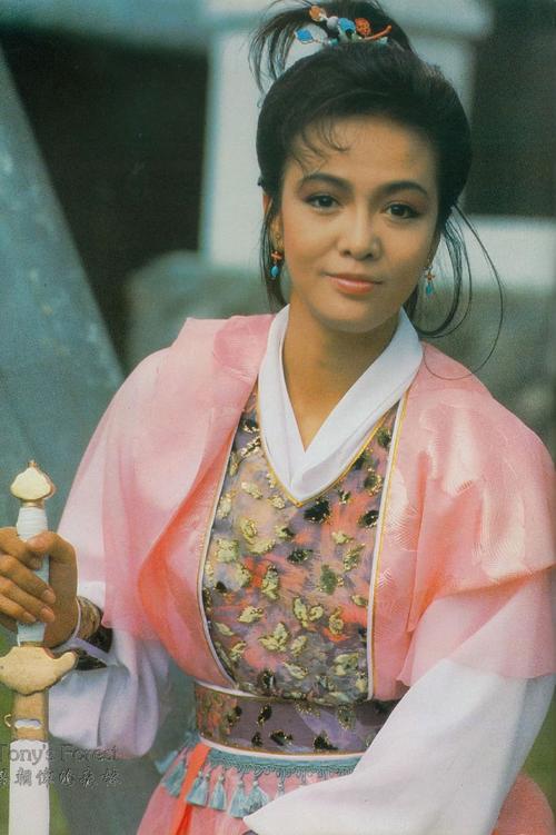 Hong Kong's top rich woman Zheng Yuling: She has won many awards, but ...