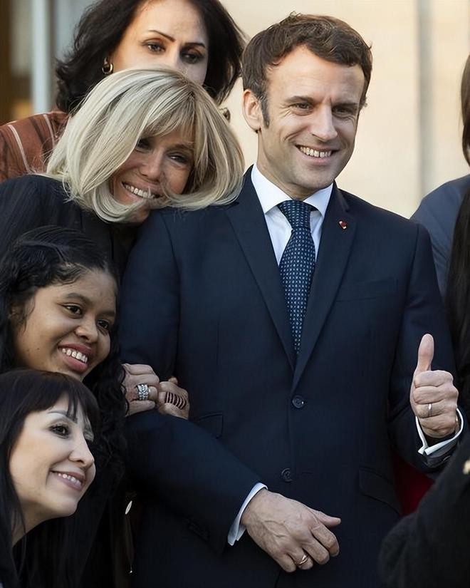 Brigitte: Plastic surgery lasted 5 years because "Macron's biggest ...