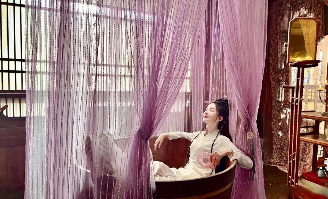 Chen Xinyu's "Little Crazy Doctor" is too beautiful - iNEWS