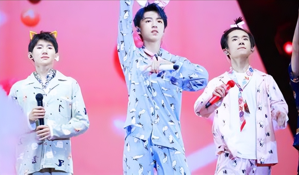 "TFBOYS"'s 10-year group concert was revealed to be on different stages ...