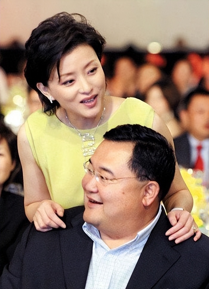 Yang Lan, left CCTV to go to love, married a rich man and had a son and ...