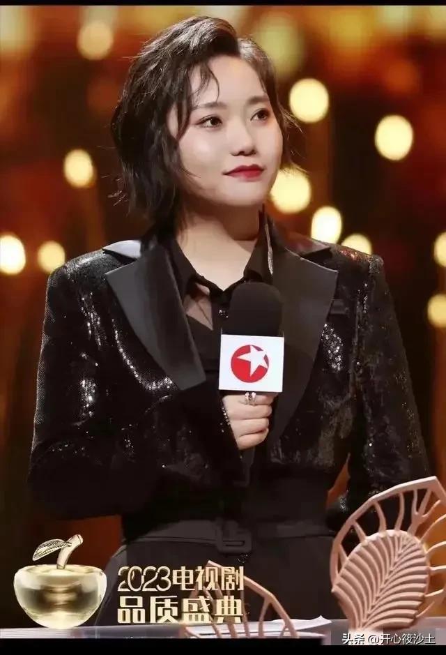 "Star Chasing Koi" Li Xueqin has been on the hot list repeatedly, and ...