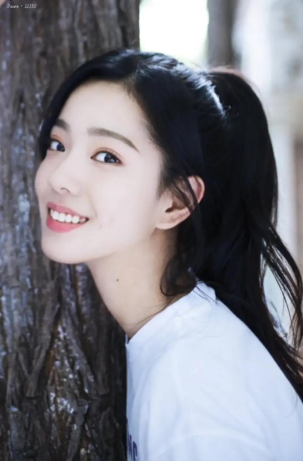 Young and beautiful beauty Zhuang Dafei, enjoy the beautiful pictures. - iMedia