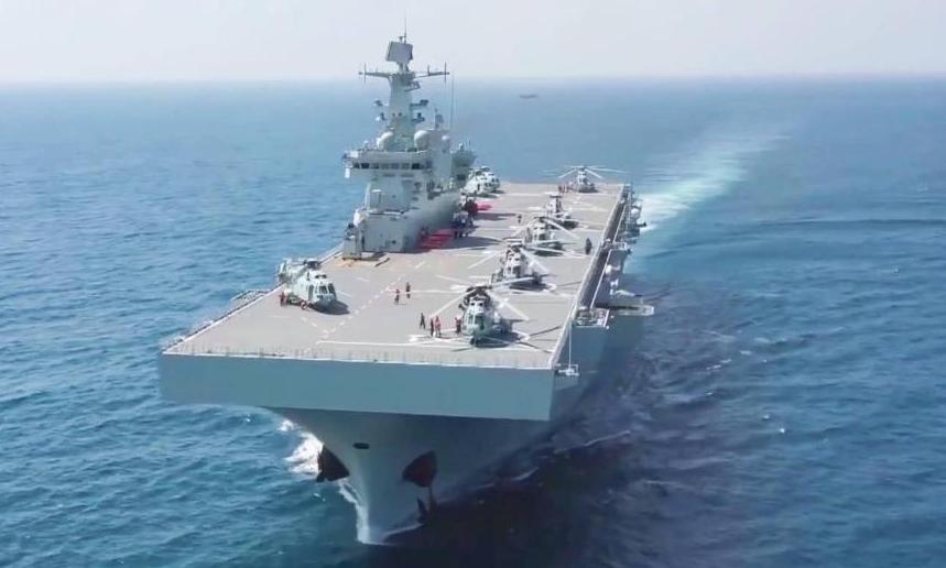 It can launch 40 amphibious assault vehicles with a displacement of ...