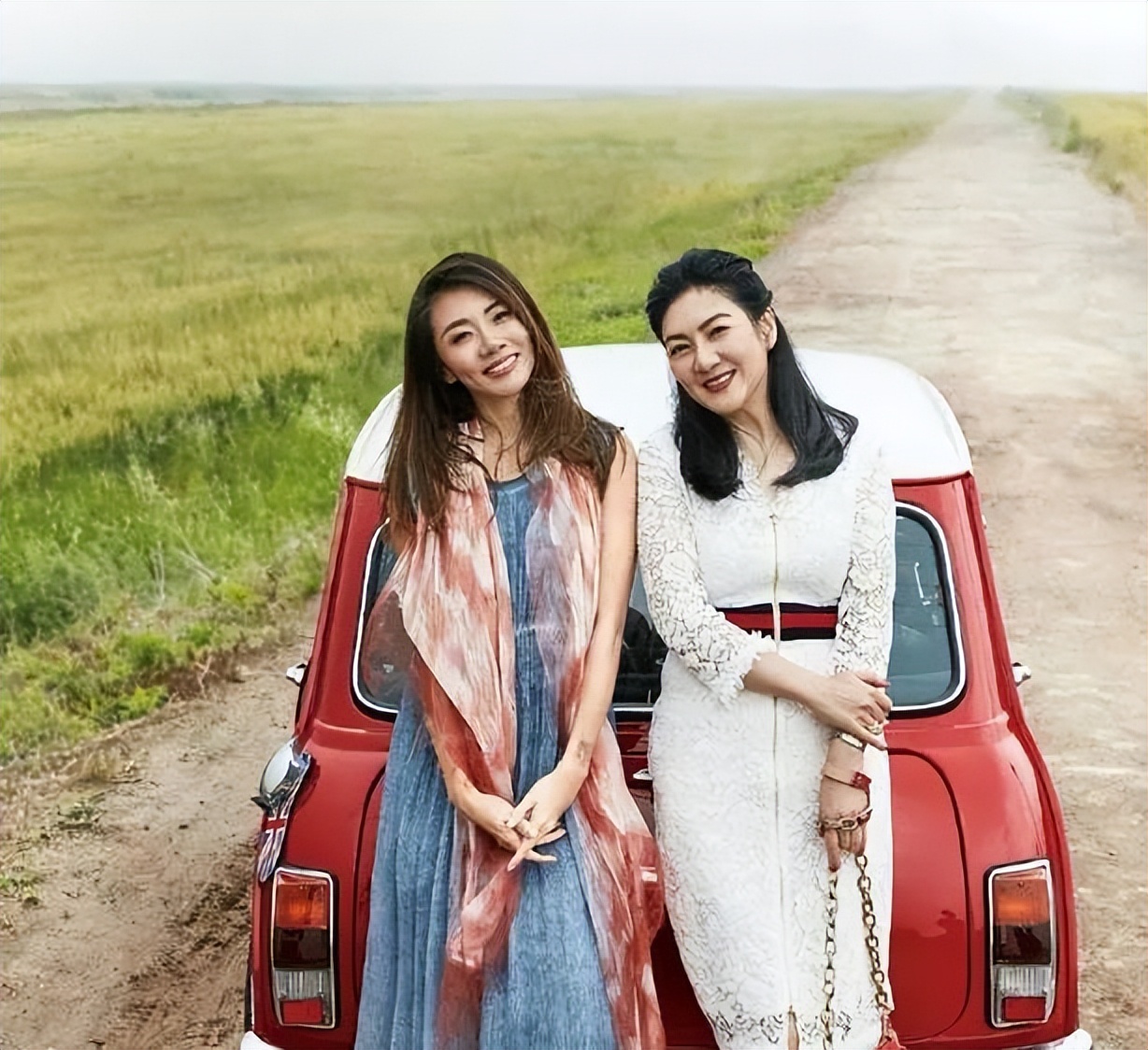 Cheng Xiaoyue is officially announced as a mother! Posting photos of children and announcing ...