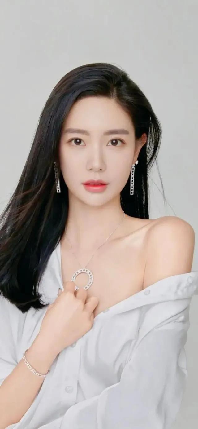 Clara Li Chengmin wallpaper - iNEWS