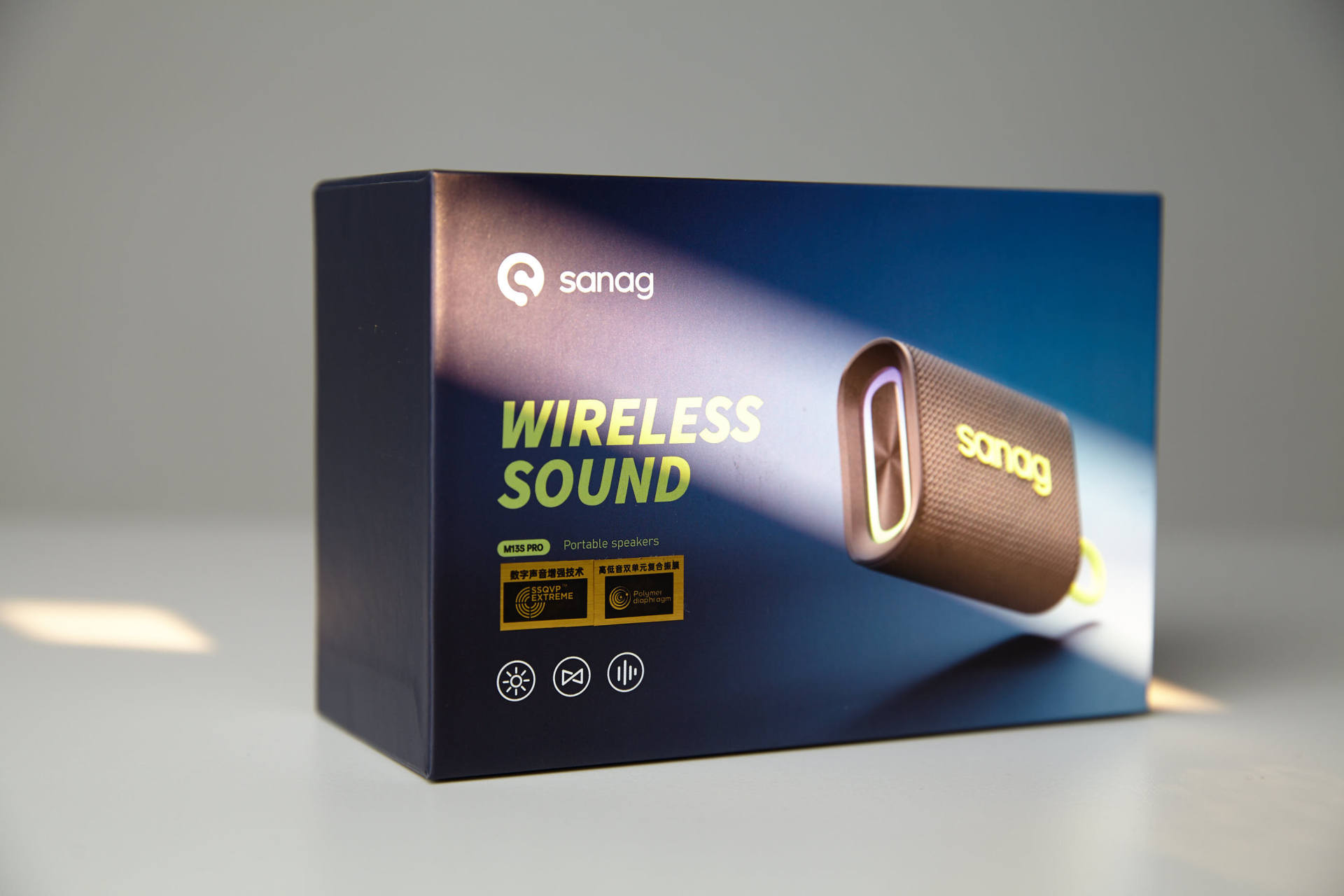 Excellent appearance, excellent quality, outdoor portable bluetooth ...