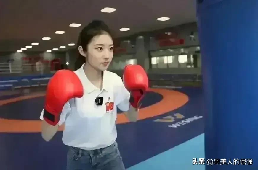 The forgotten Zhang Jinyu became popular again after half a year - iNEWS
