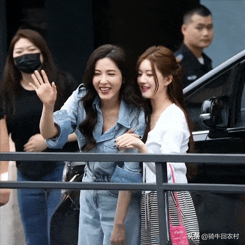 Zeng Li and Zhao Lusi got off work Reuters revealed that the two were ...