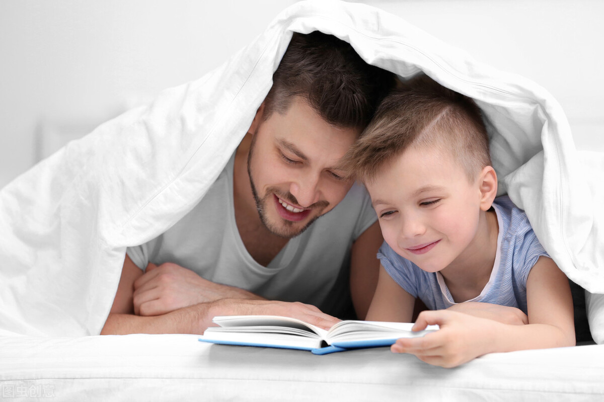 Excellent children are accompanied by their parents - iNEWS