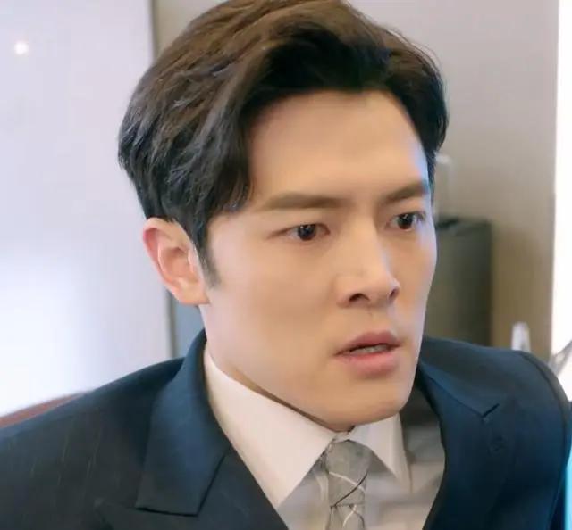 Nanfeng knows what I mean: Fu Xinbo is so handsome. At the age of 36, he has no fans in the ...