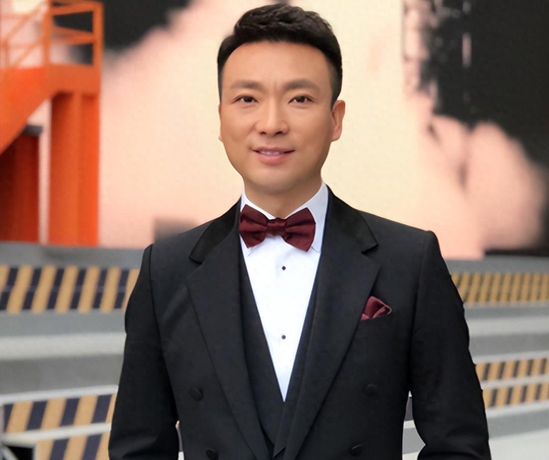 Host Kang Hui: He married his junior sister Liu Yajie and insisted on ...