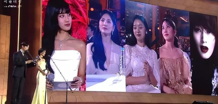 After Song Hye Kyo won Baeksang TV, she was very excited in her ...
