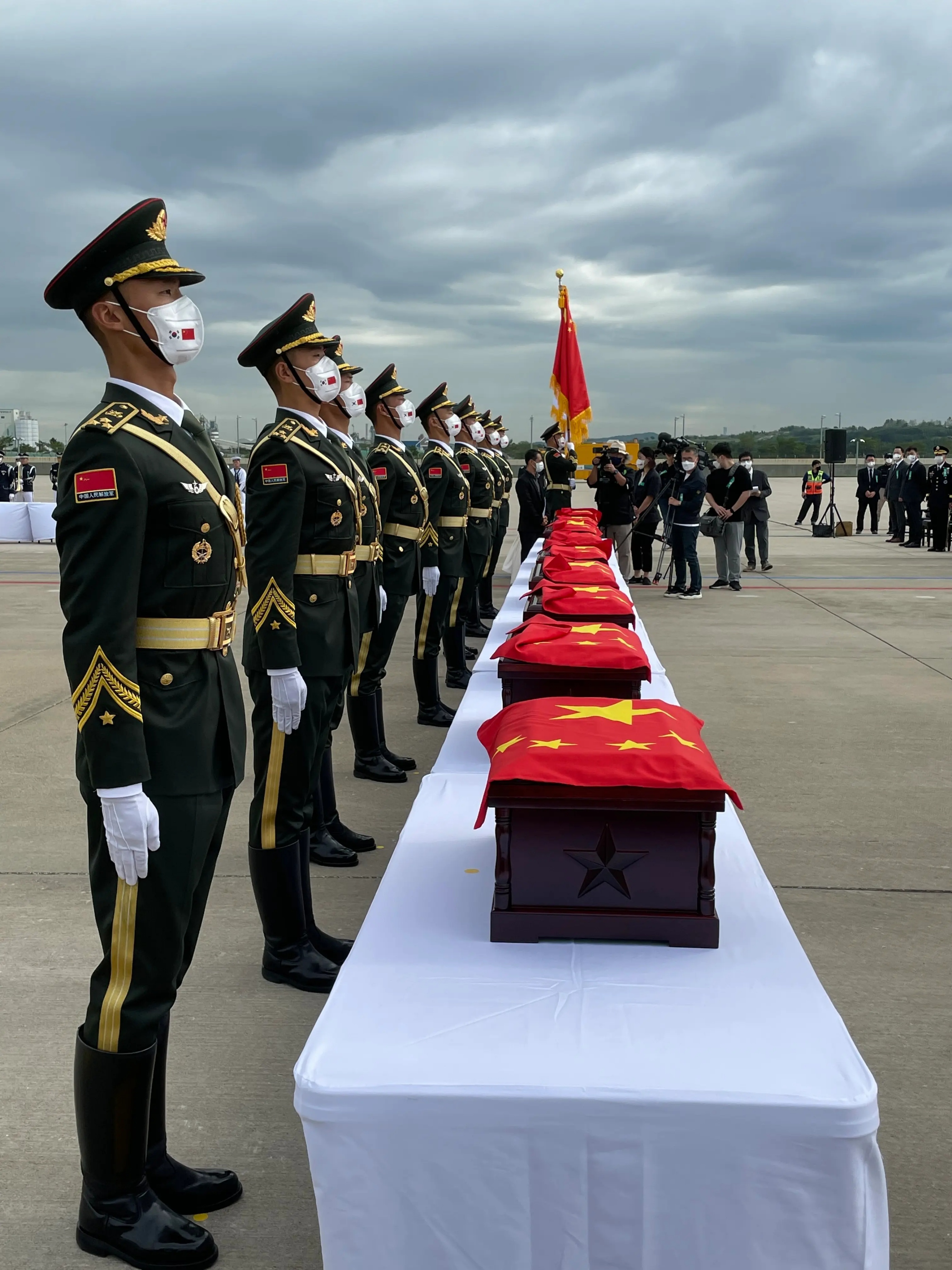 After Chiang Kai-shek learned of Mao Anying's death, he dismissed Song ...