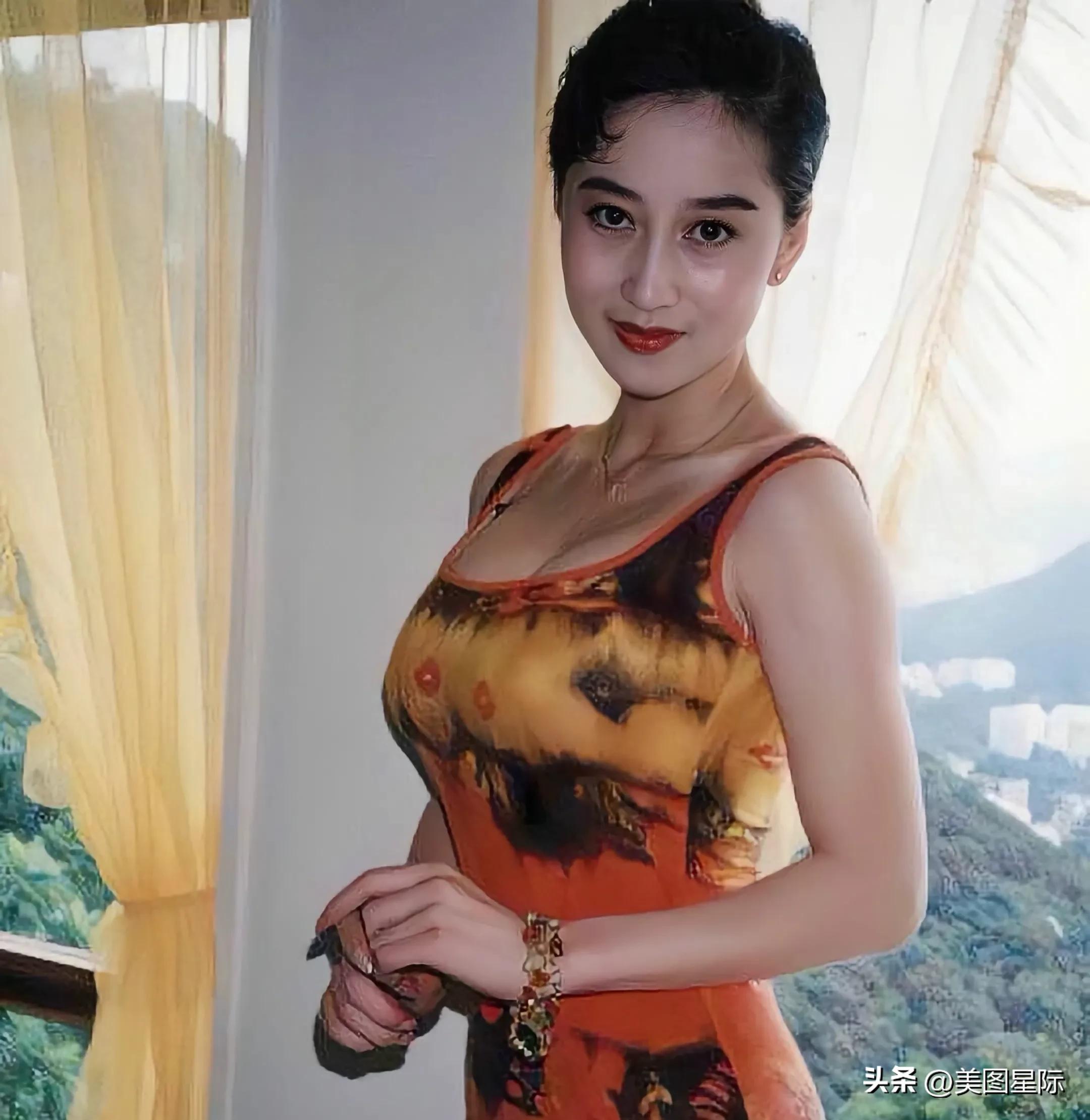 The protagonist of this issue—Li Zhi, the 50th issue of the celebrity stunning photo series - iMedia