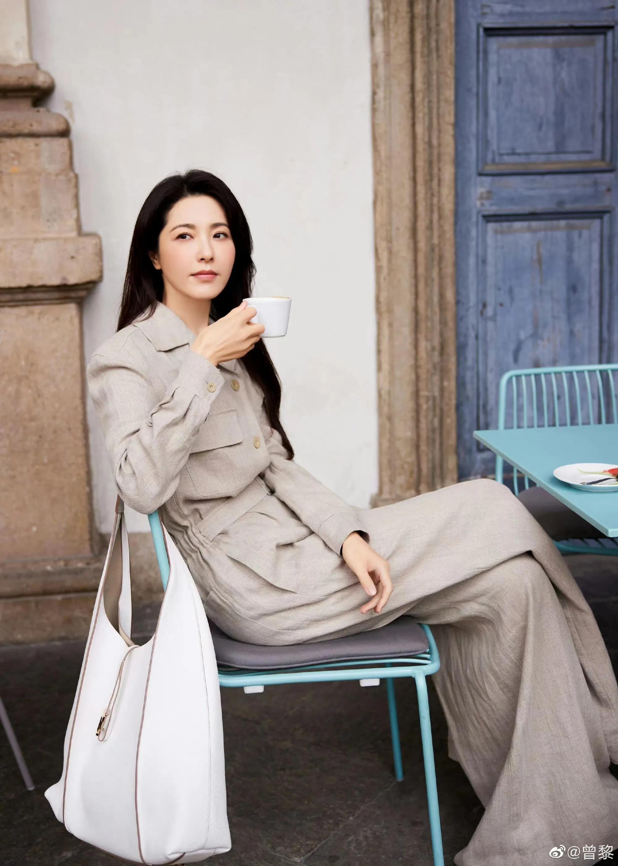 Temperament Goddess Zeng Li - iNEWS