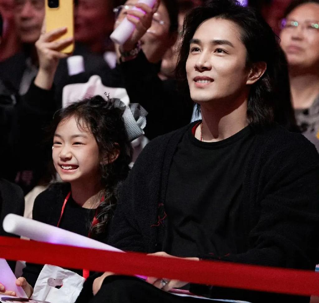 Why does Qi Wei's daughter look more and more like a Korean! She didn't ...