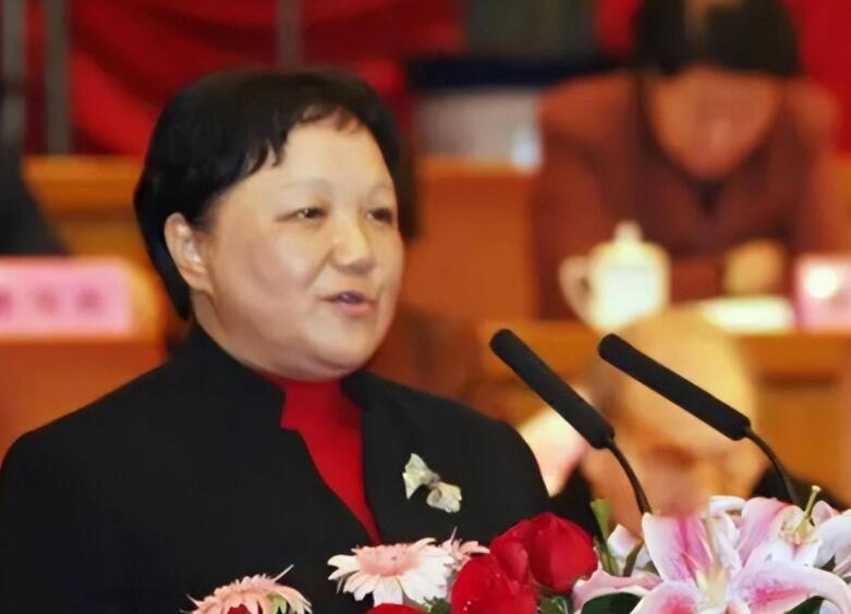 Deng Nan, the second daughter of Comrade Xiaoping, is the "Chief ...