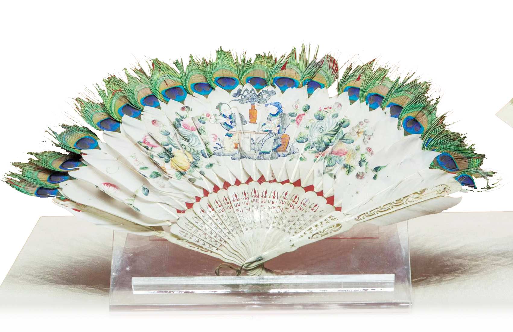 Vulgar and elegant, a fan Have you seen these fans? - iMedia