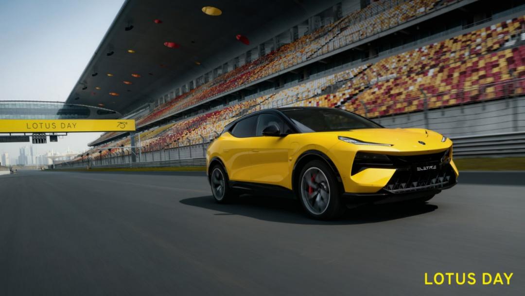 Let's see what Feng Qingfeng has to say about million-dollar luxury cars! - iMedia