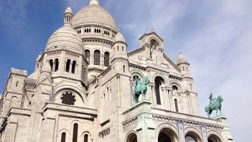 Architecture and Decorative Arts of Medieval French Gothic Churches - iNEWS