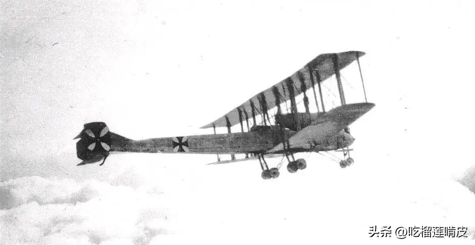 The technical pioneer of gunship aircraft: VGO.II heavy bomber - iMedia