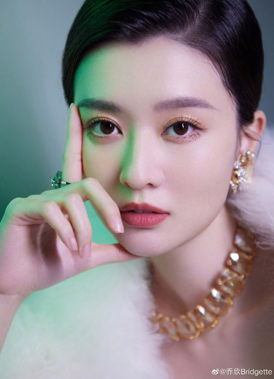 The world is white and beautiful! Qiao Xin's latest spring photo - iMedia