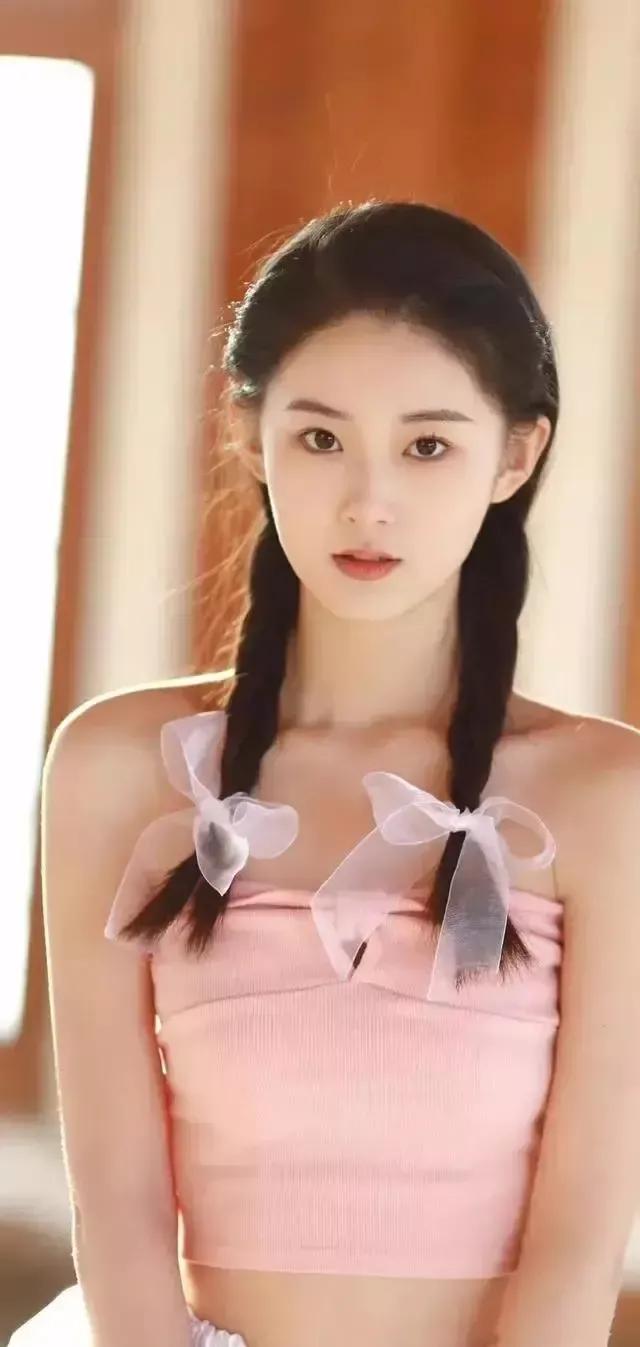 Amazing new star Shao Yuqi - iMedia