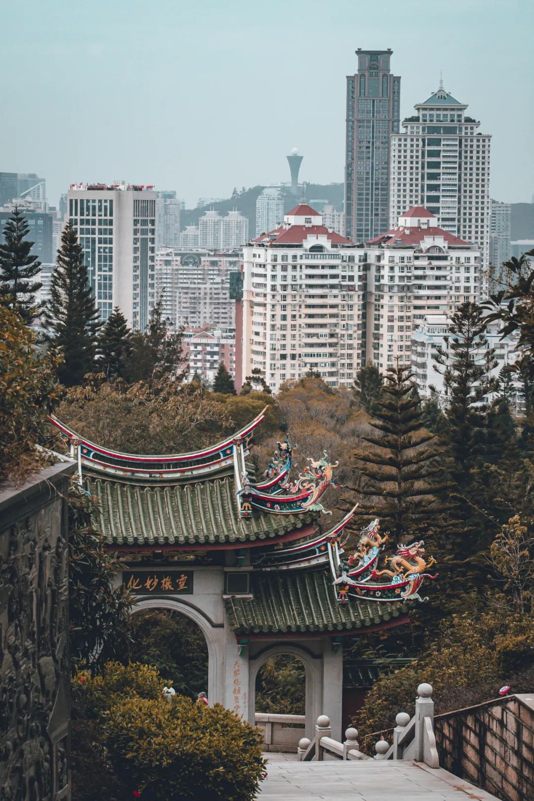 "How come you Hokkien people have so many gods to worship!?" - iNEWS