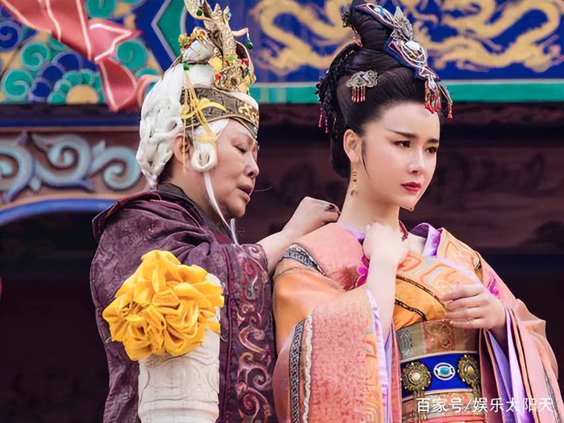 During the Jingkang Incident, the deposed Queen Mother was blessed by ...