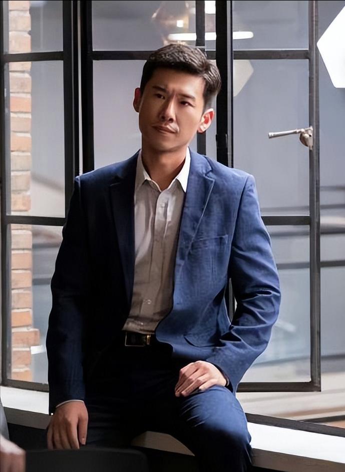 Wang Xiao starred in "Thirteen Years in the Dust" and was once again ...