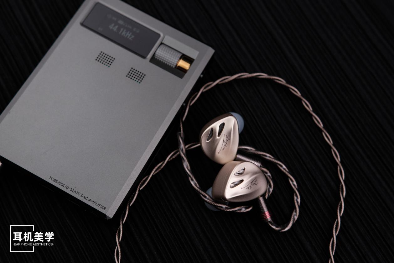 "Your flagship small tube amplifier in the palm of your hand" - In ...