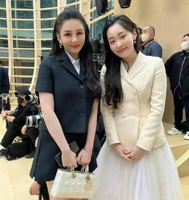 Shen Yue, daughter of famous Hong Kong movie star Qiu Shuzhen, will ...