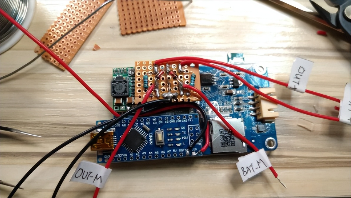 DIY 60W PD Power Bank - With Arduino Real Time Battery Information ...