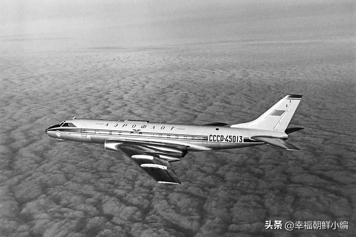 The passenger plane successfully made a forced landing on the Neva ...