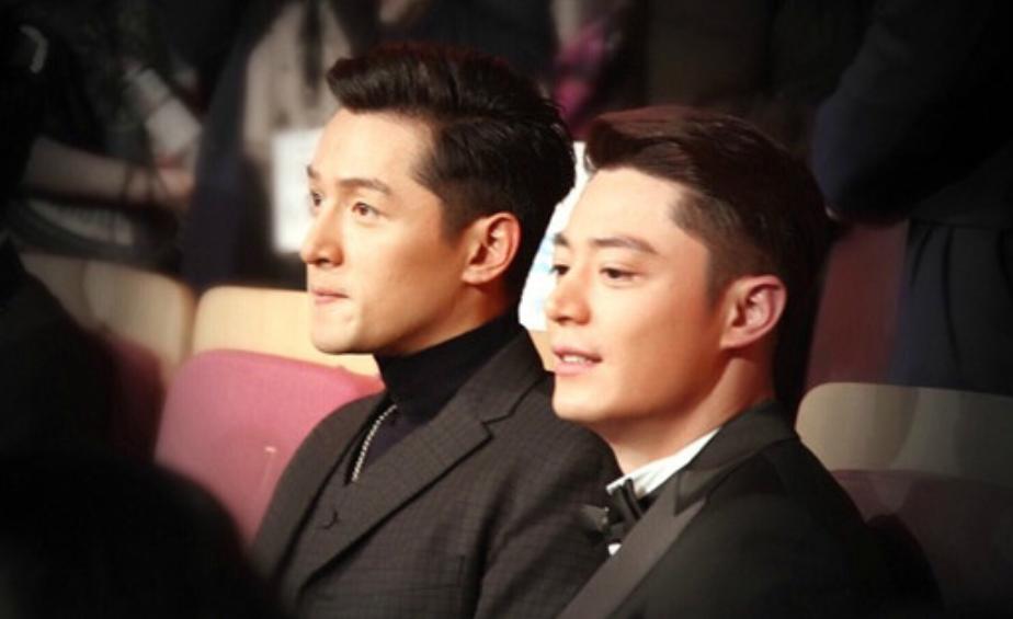 The middle-aged actor wears a suit and only serves these 6 people. The ...