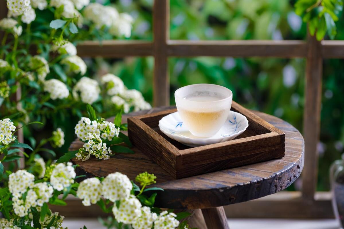 The air is hot, the end is a small heat, and it is time to drink tea ...