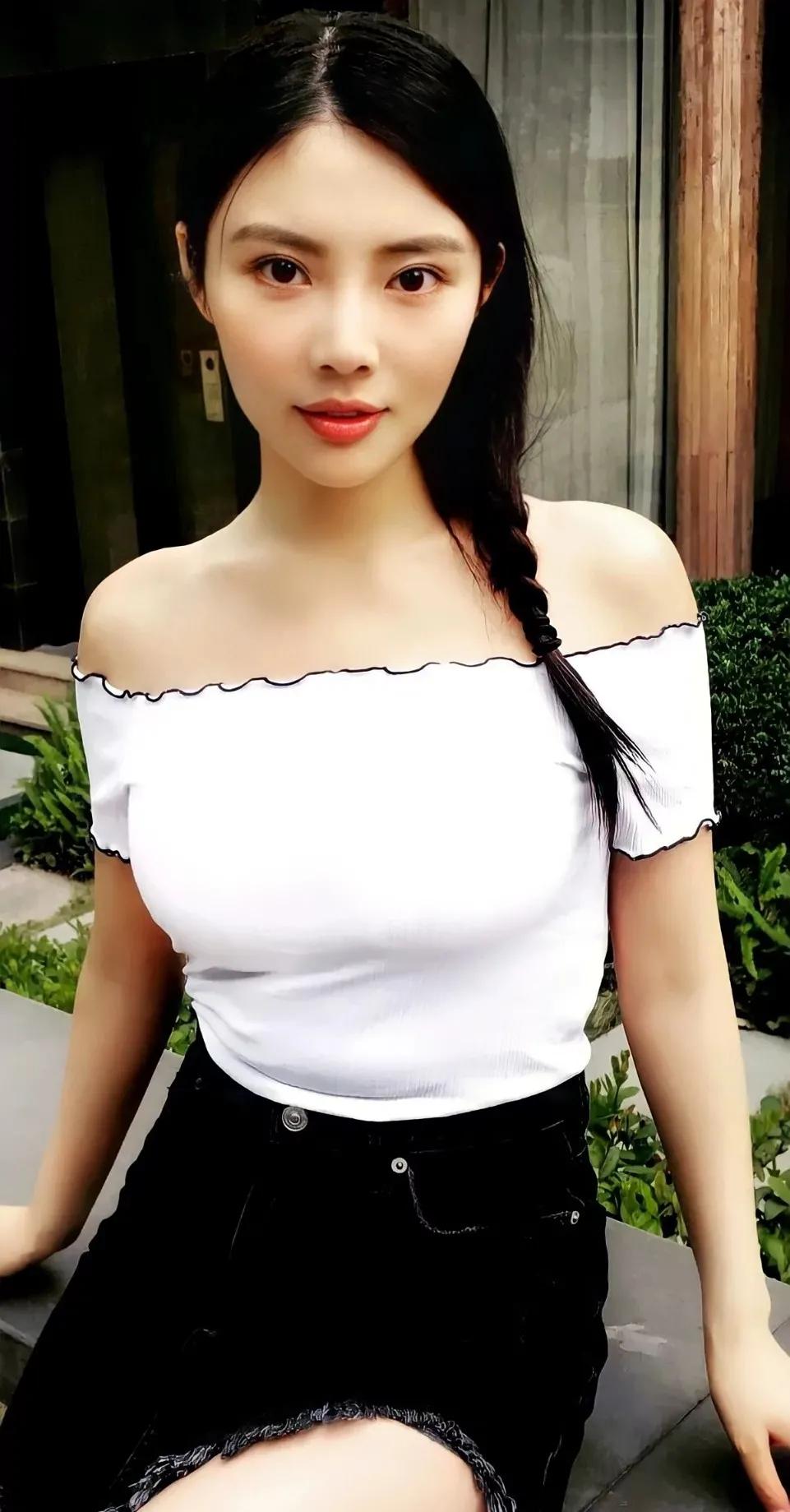 "Sister-in-law" Xu Dongdong's domineering side leakage - iNEWS